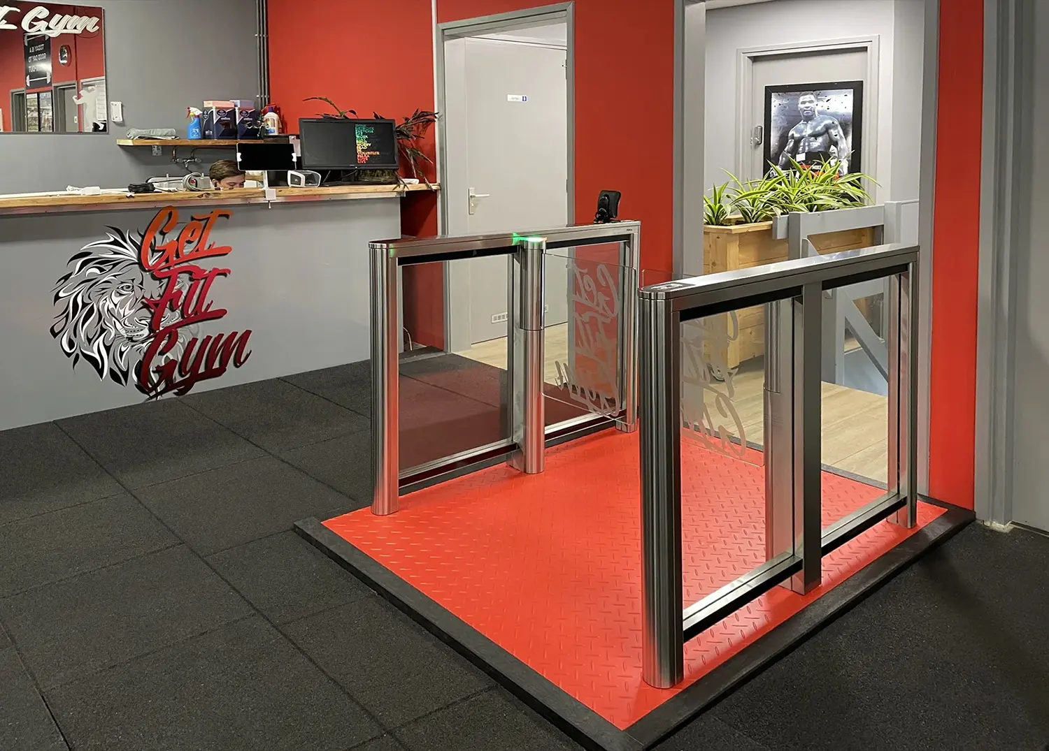 ST-01 Speed gate with built-in card capture reader | PERCo